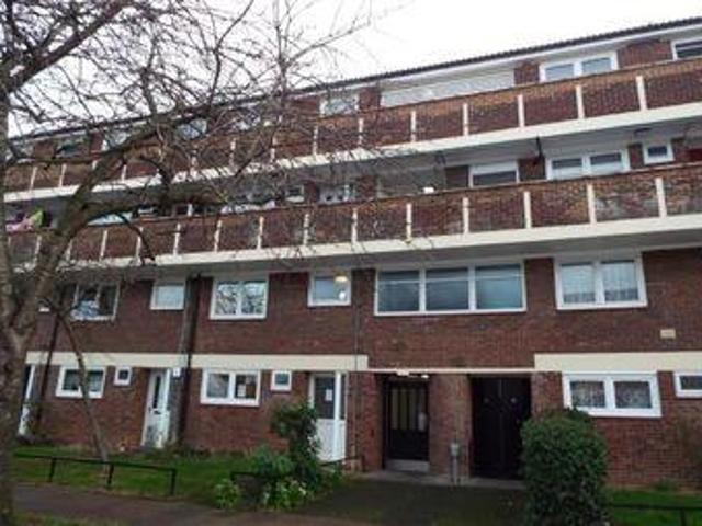 3 Bedrooms Maisonette for sale in Yeomans Way, Enfield EN3