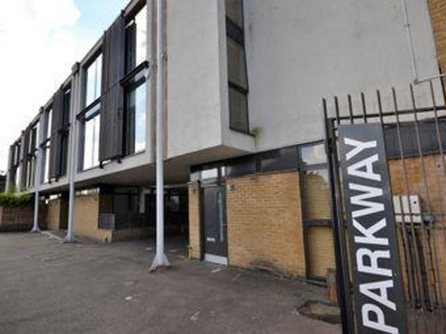 3 Bedrooms Mews house for rent in 117 Parkway, Camden NW1