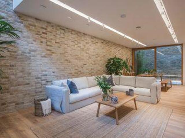 3 Bedrooms Mews house for rent in Bingham Place, London W1U