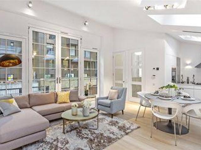 3 Bedrooms Mews house for rent in Bridford Mews, Marylebone, London W1W