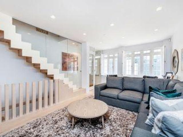 3 Bedrooms Mews house for rent in Ennismore Mews, London SW7