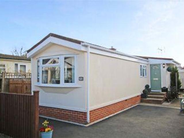 3 Bedrooms Mobile/park home for sale in Warren Lane, Pyrford, Surrey GU22