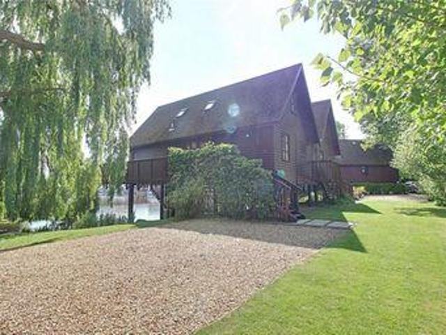 3 Bedrooms Mobile/park home for sale in Mill Road, Buckden, St. Neots PE19