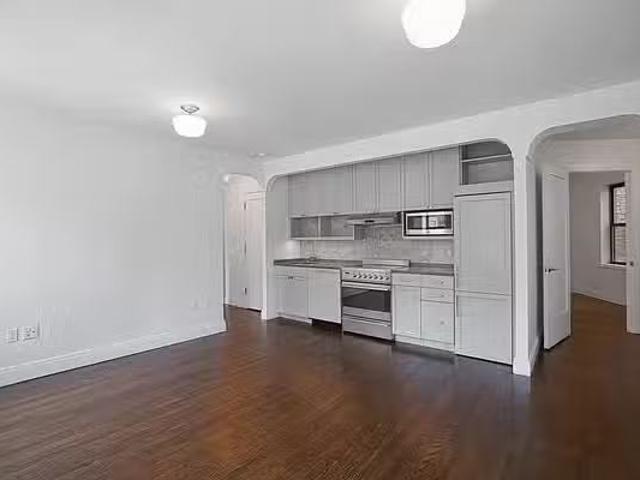 3 Bedrooms at Leroy Street for $11,900 by Chimere Rentm