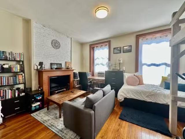 3 Bedrooms at 217 West 106th Street for $4,800 by Kim Williams