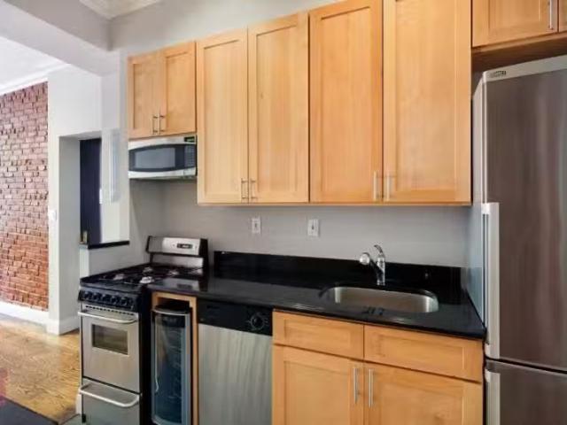 3 Bedrooms at 334 East 100th Street for $5,995 by Joel Toro