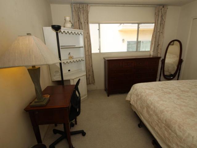 3 bedrooms available now ️  1 mile to UCLA