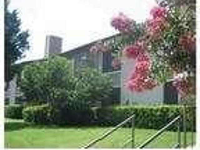 3 bedrooms Apartment This beautiful rental is located in the Dallas area