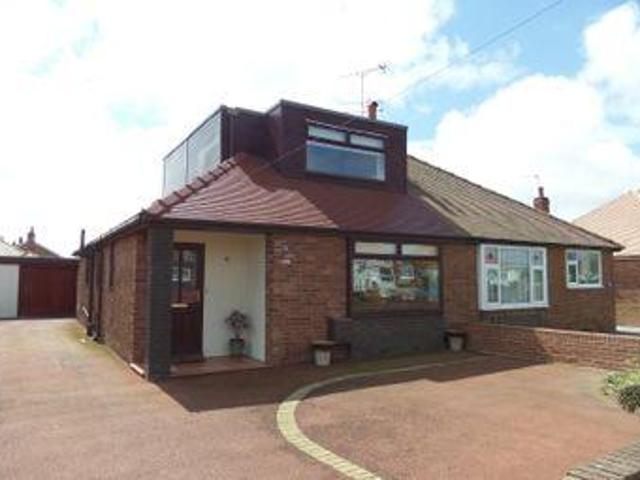 3 Bedrooms Bungalow for rent in Newcastle Avenue, Cleveleys FY5