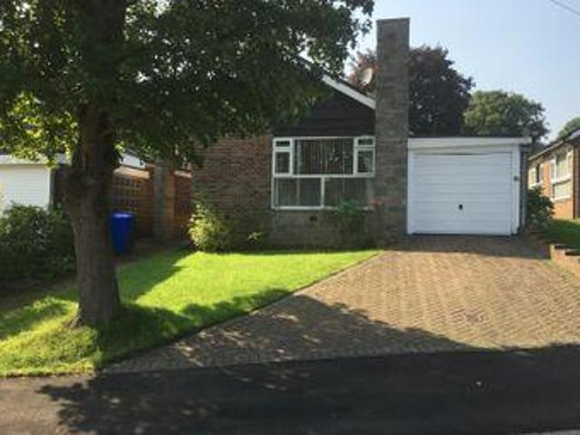 3 Bedrooms Bungalow for rent in Burlington Grove, Sheffield S17