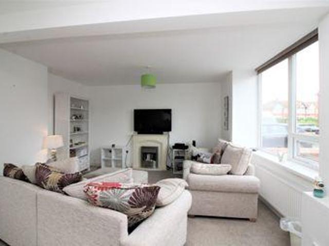 3 Bedrooms Bungalow for rent in Cambray Road, Blackpool, Lancashire FY1