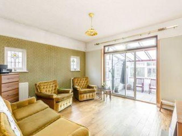 3 Bedrooms Bungalow for rent in Woodside Road, Bromley BR1