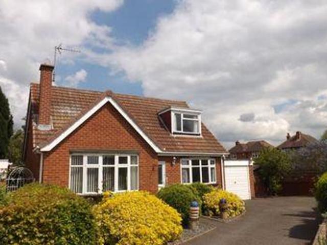 3 Bedrooms Bungalow for sale in Muir Avenue, Tollerton, Nottingham, Nottinghamshire NG12