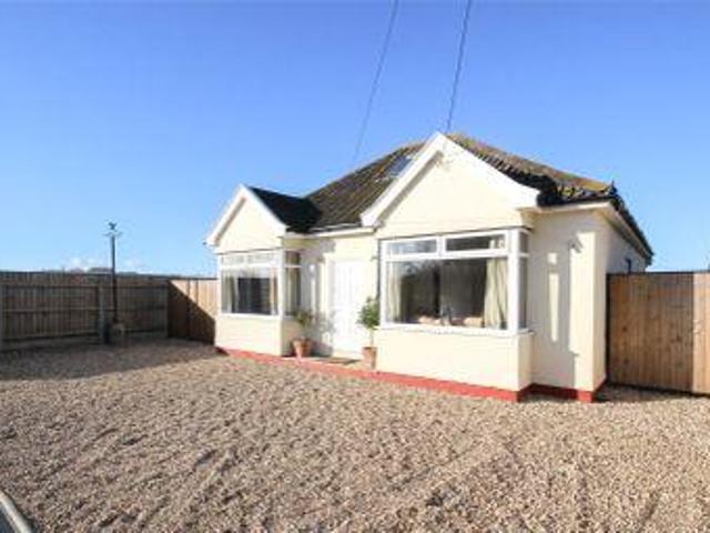 3 Bedrooms Bungalow for sale in Marsh Common Road, Pilning, Bristol BS35