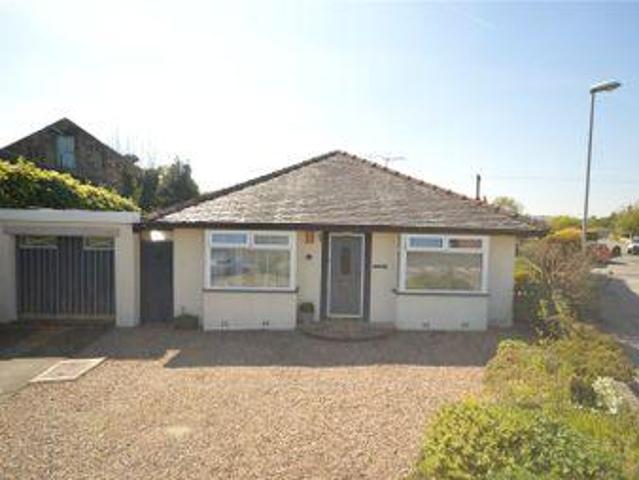 3 Bedrooms Bungalow for sale in Netherfield Road, Guiseley, Leeds, West Yorkshire LS20