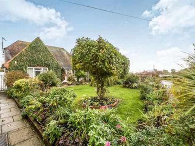 3 Bedrooms Bungalow for sale in Old Mill Lane, Polegate BN26