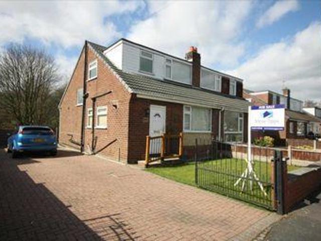 3 Bedrooms Bungalow for sale in Avon Road, Kearsley, Kearsley BL4