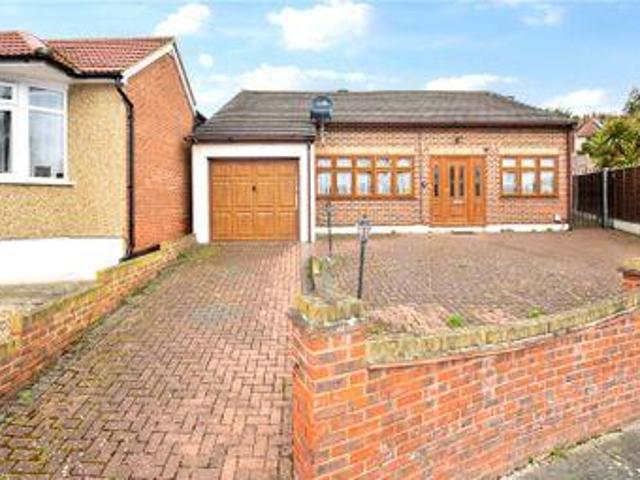 3 Bedrooms Bungalow for sale in Albany Close, Bexley, Kent DA5