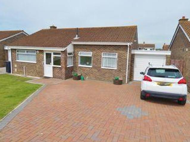 3 Bedrooms Bungalow for sale in Anderida Road, Willingdon, Eastbourne BN22