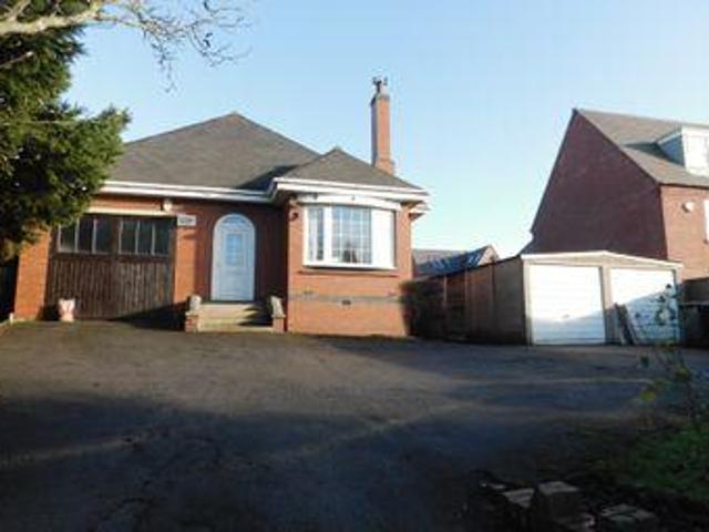 3 Bedrooms Bungalow for sale in Burton Road, Castle Gresley DE11