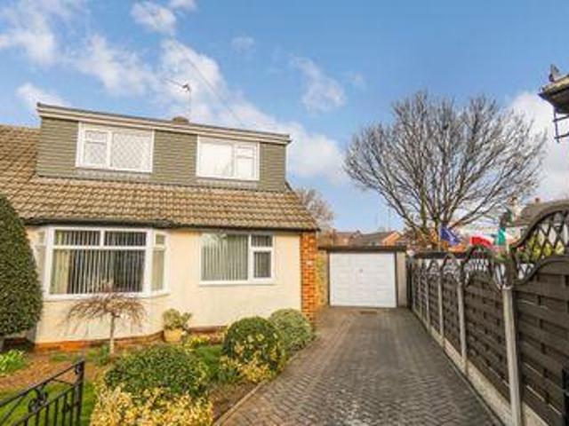 3 Bedrooms Bungalow for sale in Briar Grove, Wakefield WF1