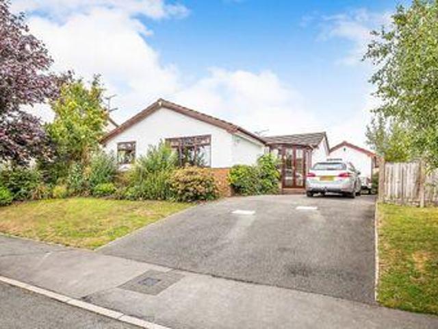 3 Bedrooms Bungalow for sale in Cae Masarn, Pentre Halkyn, Holywell CH8