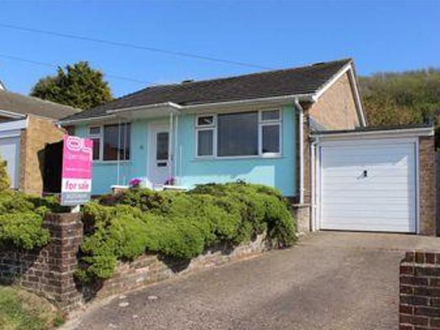 3 Bedrooms Bungalow for sale in Cantercrow Hill, Denton, Newhaven BN9
