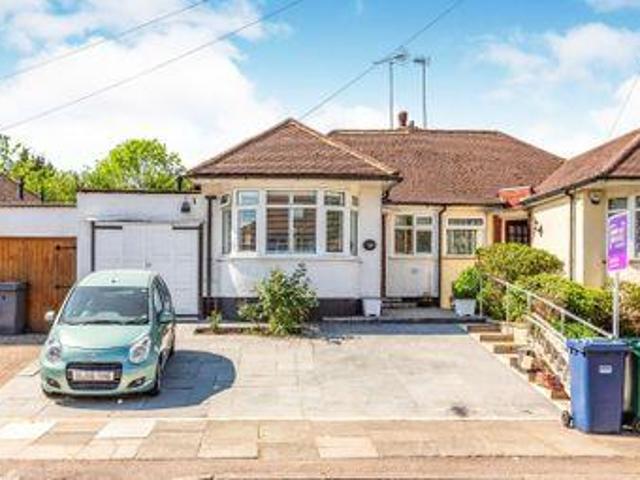 3 Bedrooms Bungalow for sale in Connaught Avenue, Barnet EN4