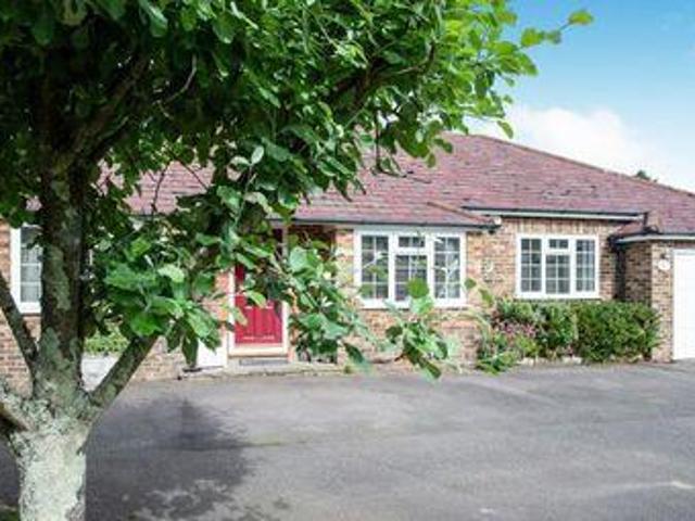 3 Bedrooms Bungalow for sale in Cowbeech, Hailsham, East Sussex, United Kingdom BN27