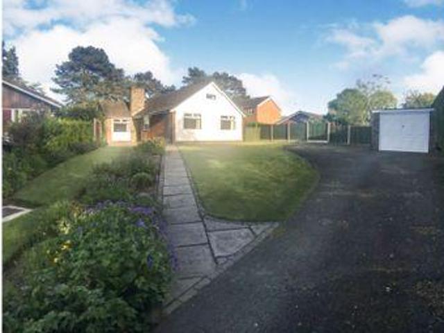 3 Bedrooms Bungalow for sale in Grange Close, Sandbach CW11