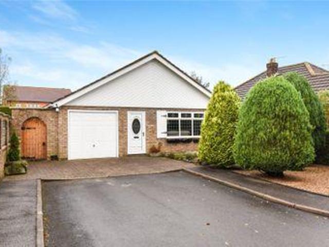 3 Bedrooms Bungalow for sale in Hawthorn Avenue, Cherry Willingham LN3