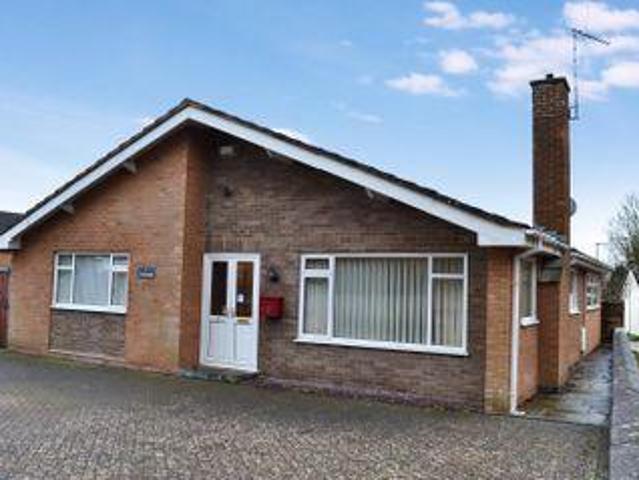 3 Bedrooms Bungalow for sale in High Road, Barrowby, Grantham NG32