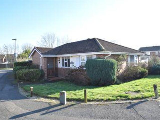 3 Bedrooms Bungalow for sale in Hombrook Drive, Bracknell, Berkshire RG42