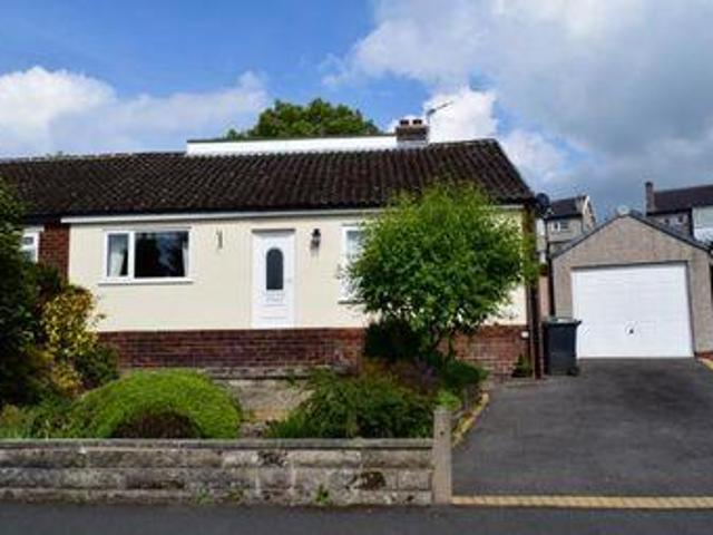 3 Bedrooms Bungalow for sale in Pennine Crescent, Brierfield, Lancashire BB9