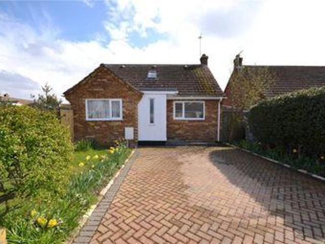 3 Bedrooms Bungalow for sale in Shelley Road, Colchester, Essex CO3