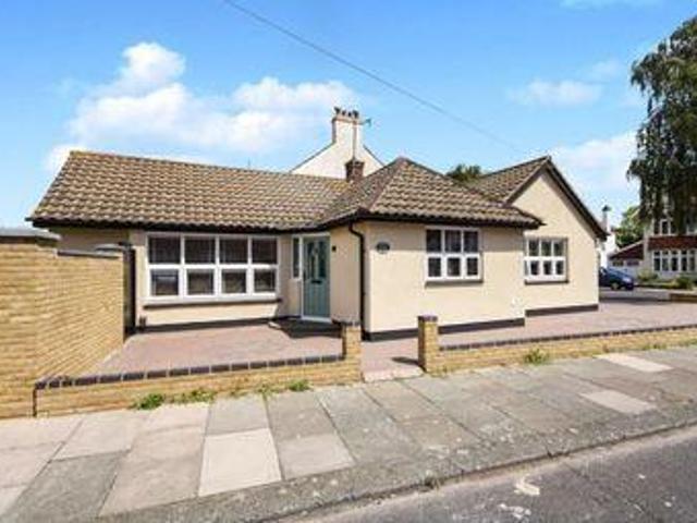 3 Bedrooms Bungalow for sale in Shoeburyness, Southend On Sea, Essex SS3