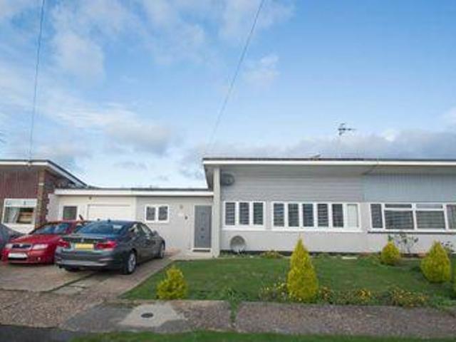 3 Bedrooms Bungalow for sale in The Square, Pevensey Bay, Pevensey BN24