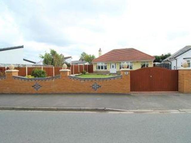 3 Bedrooms Bungalow for sale in Town Lane, Hale Village, Liverpool L24