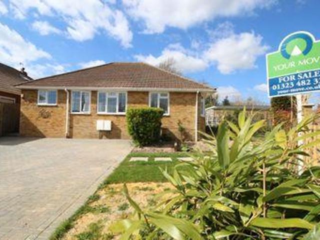 3 Bedrooms Bungalow for sale in Valley Road, Newhaven BN9