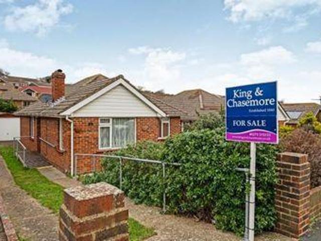 3 Bedrooms Bungalow for sale in Valley Road, Newhaven, East Sussex. BN9