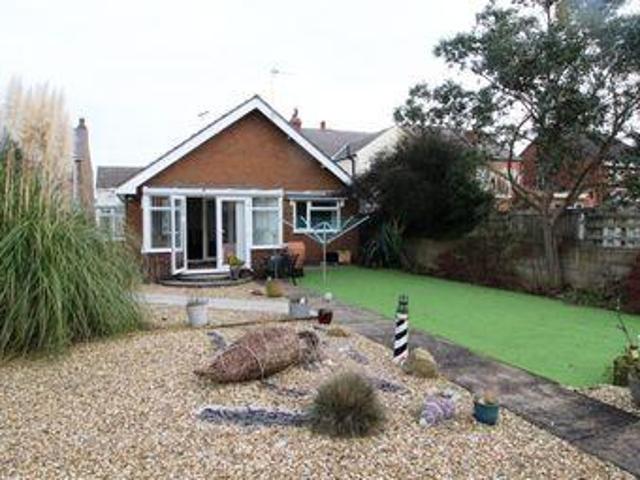 3 Bedrooms Bungalow for sale in Waingroves Road, Waingroves, Ripley DE5