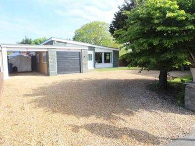 3 Bedrooms Bungalow for sale in West Drive, Thornton Cleveleys FY5