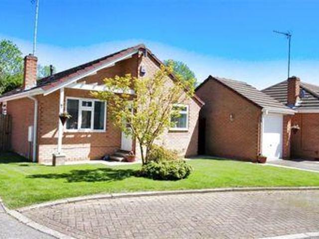3 Bedrooms Bungalow for sale in Whitehead Close, Dinnington, Sheffield S25