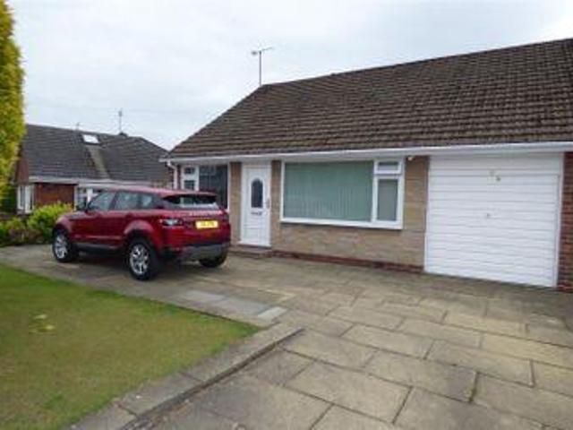 3 Bedrooms Bungalow for sale in Windsor Close, Greenmount, Bury BL8