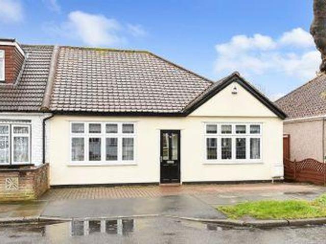 3 Bedrooms Bungalow for sale in Woodlands Avenue, Sidcup DA15