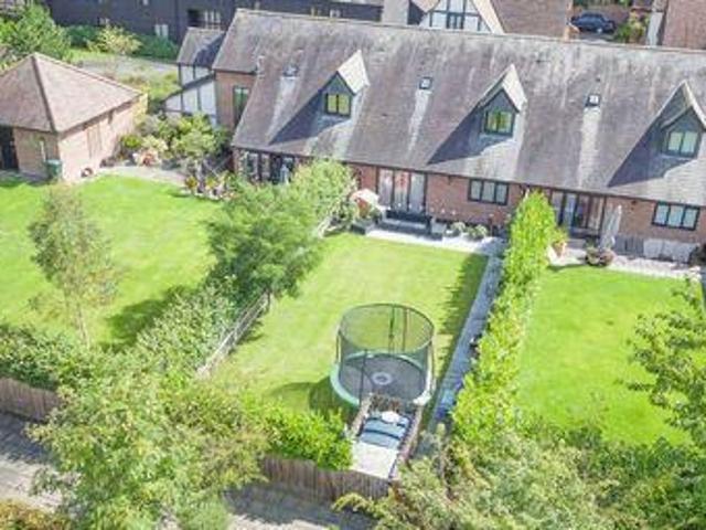 3 Bedrooms Barn conversion for sale in Hamels Park, Nr Buntingford, Herts SG9