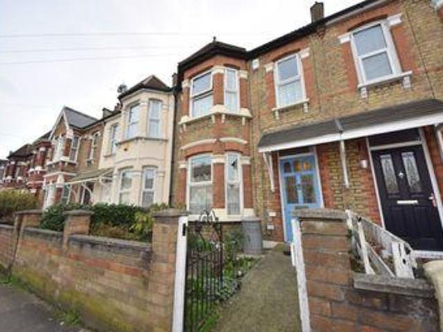 3 Bedrooms Barn conversion for sale in Hampton Road, Ilford, Essex IG1