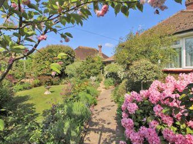 3 Bedrooms Chalet for sale in Terminus Avenue, Bexhill On Sea, East Sussex TN39