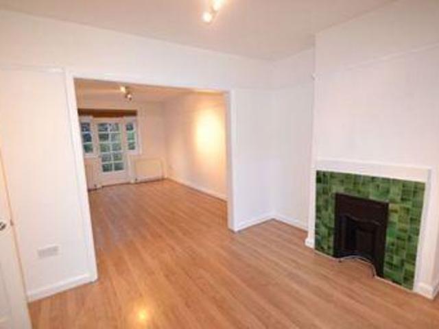 3 Bedrooms Cottage for rent in Asmuns Hill, London NW11