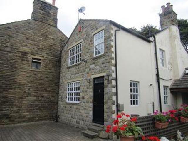 3 Bedrooms Cottage for rent in Back Lane, Clayton West HD8